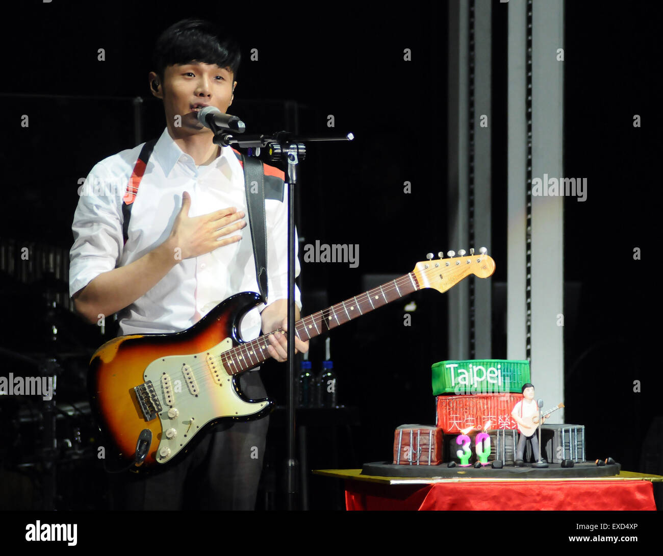 Taipei. 12th July, 2015. Singer Li Ronghao receives birthday presents ...