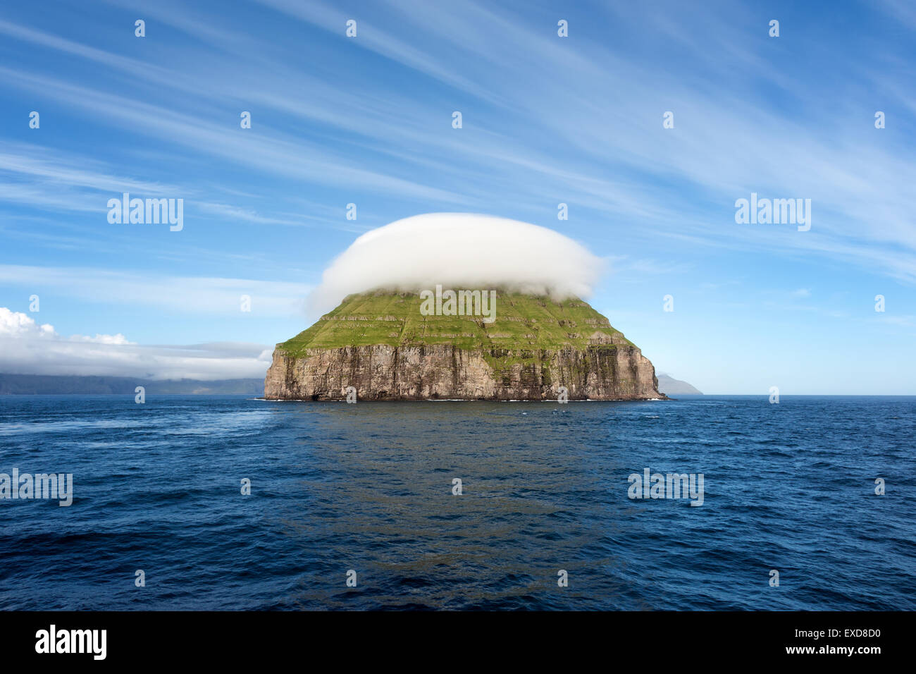 Litla Dimun, Faroe Islands : a small rocky island covered by a bizarre ...