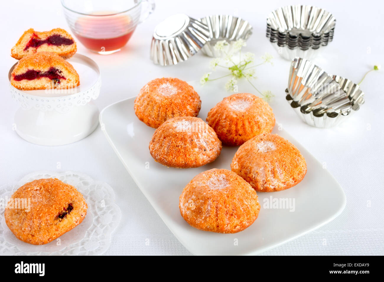 Sweet bakery jam filling hi-res stock photography and images - Alamy