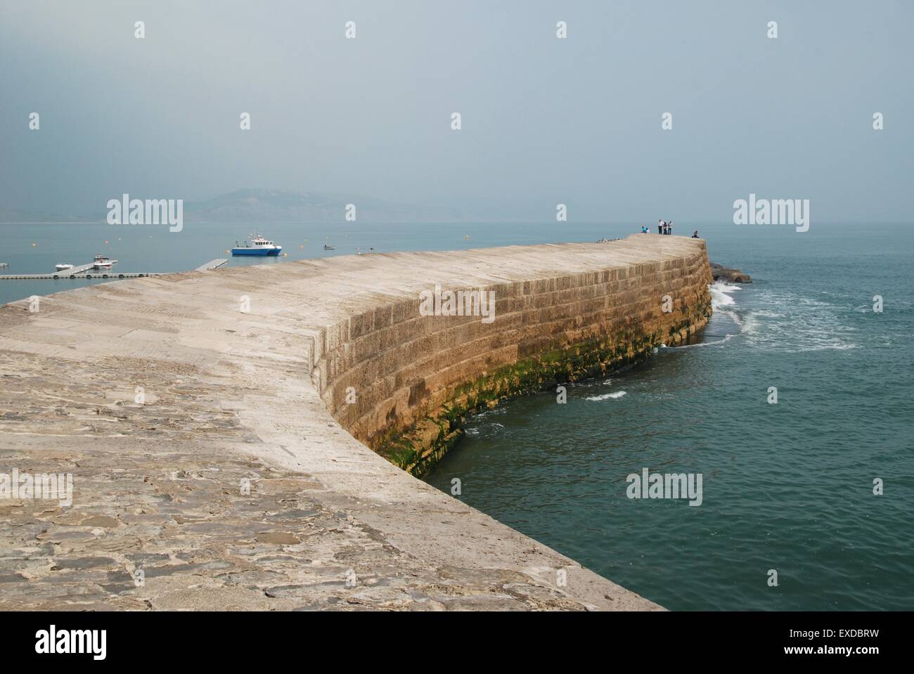 Cobb at lyme regis hi-res stock photography and images - Alamy