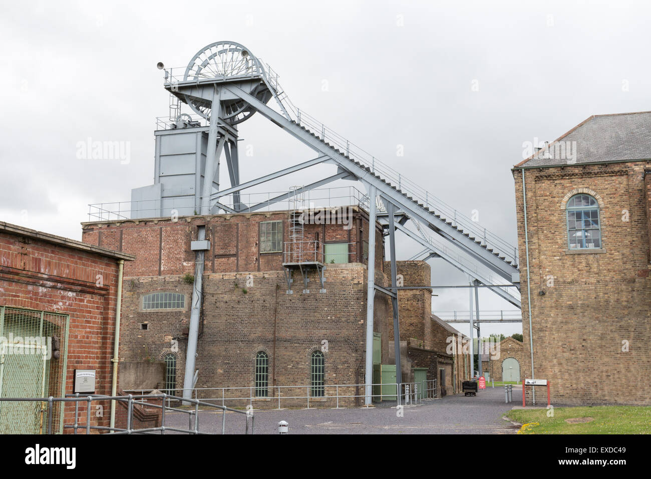 Coal miners england pit head hi-res stock photography and images - Alamy