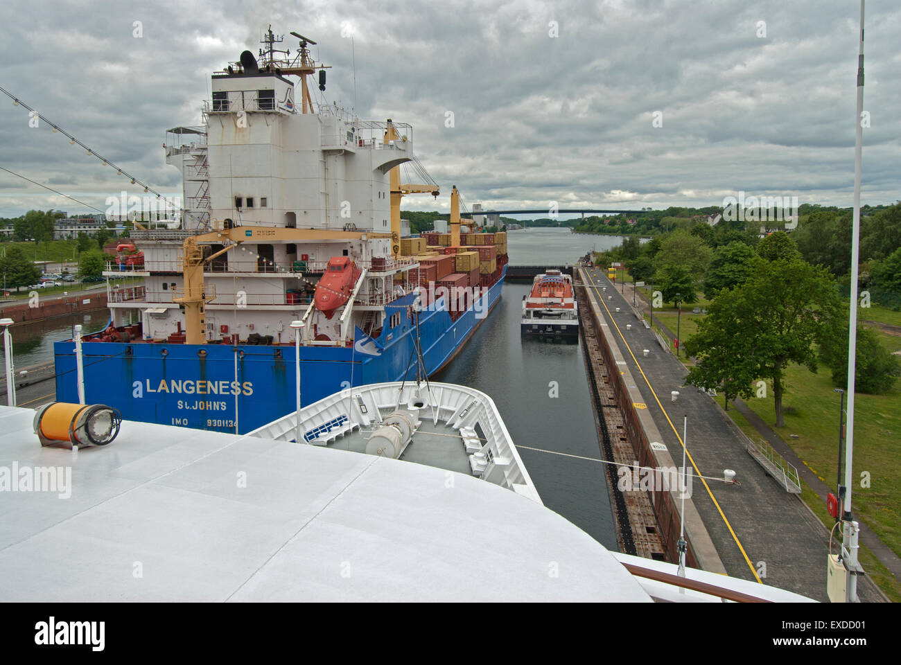 Ships in the Kiel-Holtenau Lock for the Kiel Canal Stock Photo - Alamy