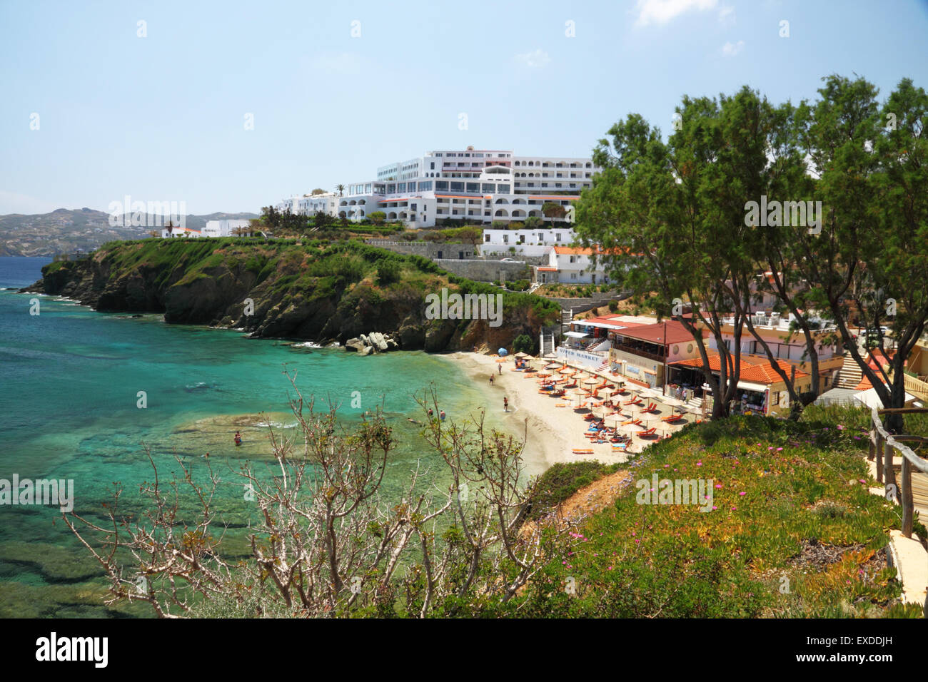 Hotel overlooking beach hi-res stock photography and images - Alamy