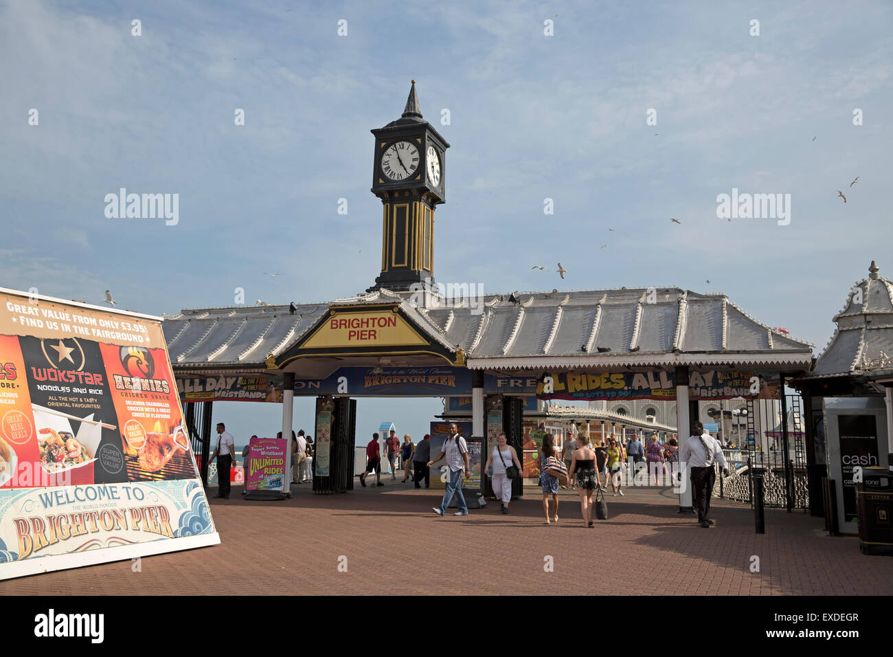 Brighton pier entrance Stock Photo - Alamy
