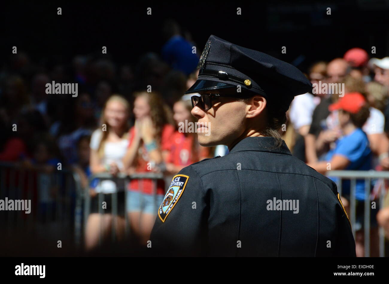 Women police officer usa hi-res stock photography and images - Alamy