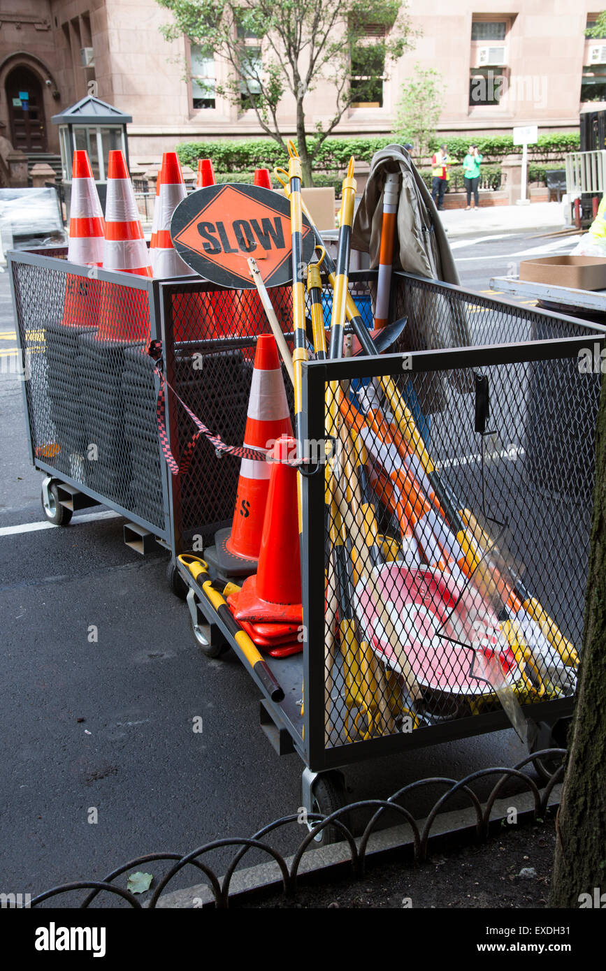 Stop go traffic signs hi-res stock photography and images - Alamy