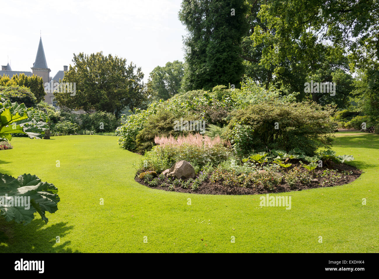 bid park with grass and flowers plants and borders Stock Photo - Alamy