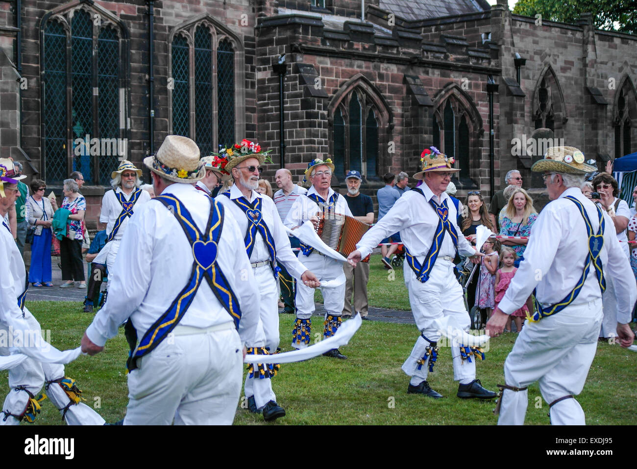 Morris dance and medieval hi-res stock photography and images - Alamy