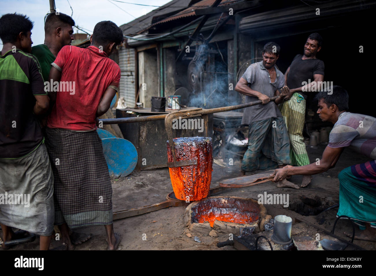 Hazardous working condition hi-res stock photography and images - Alamy