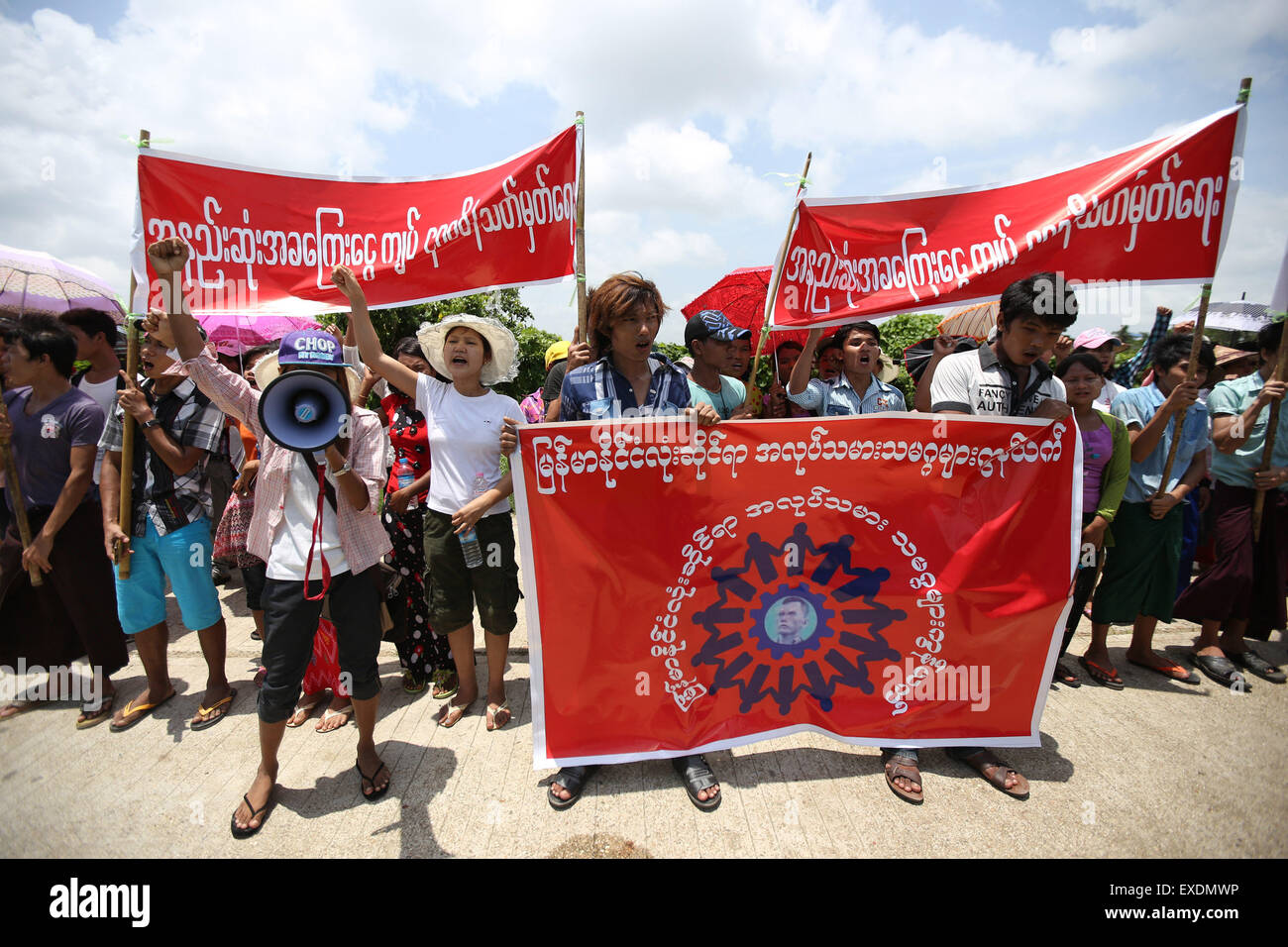 Myanmar shout slogans hi-res stock photography and images - Alamy