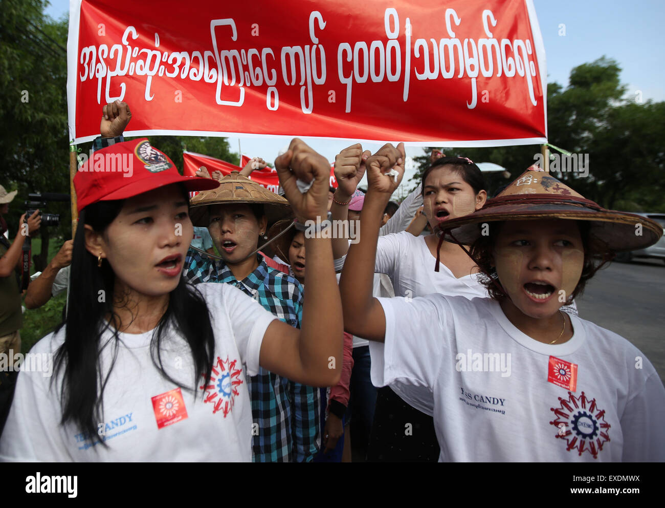 Myanmar shout slogans hi-res stock photography and images - Alamy