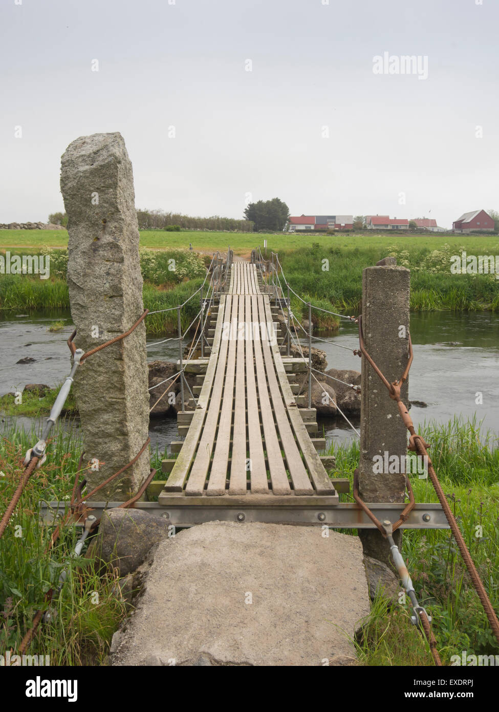 Footbridge route hi-res stock photography and images - Alamy
