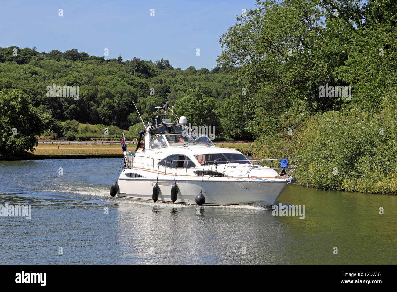 England boat river hi-res stock photography and images - Alamy