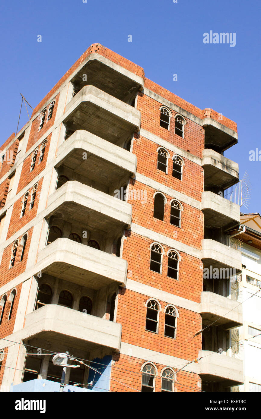 An apartment building during construction in Turkey Stock Photo - Alamy