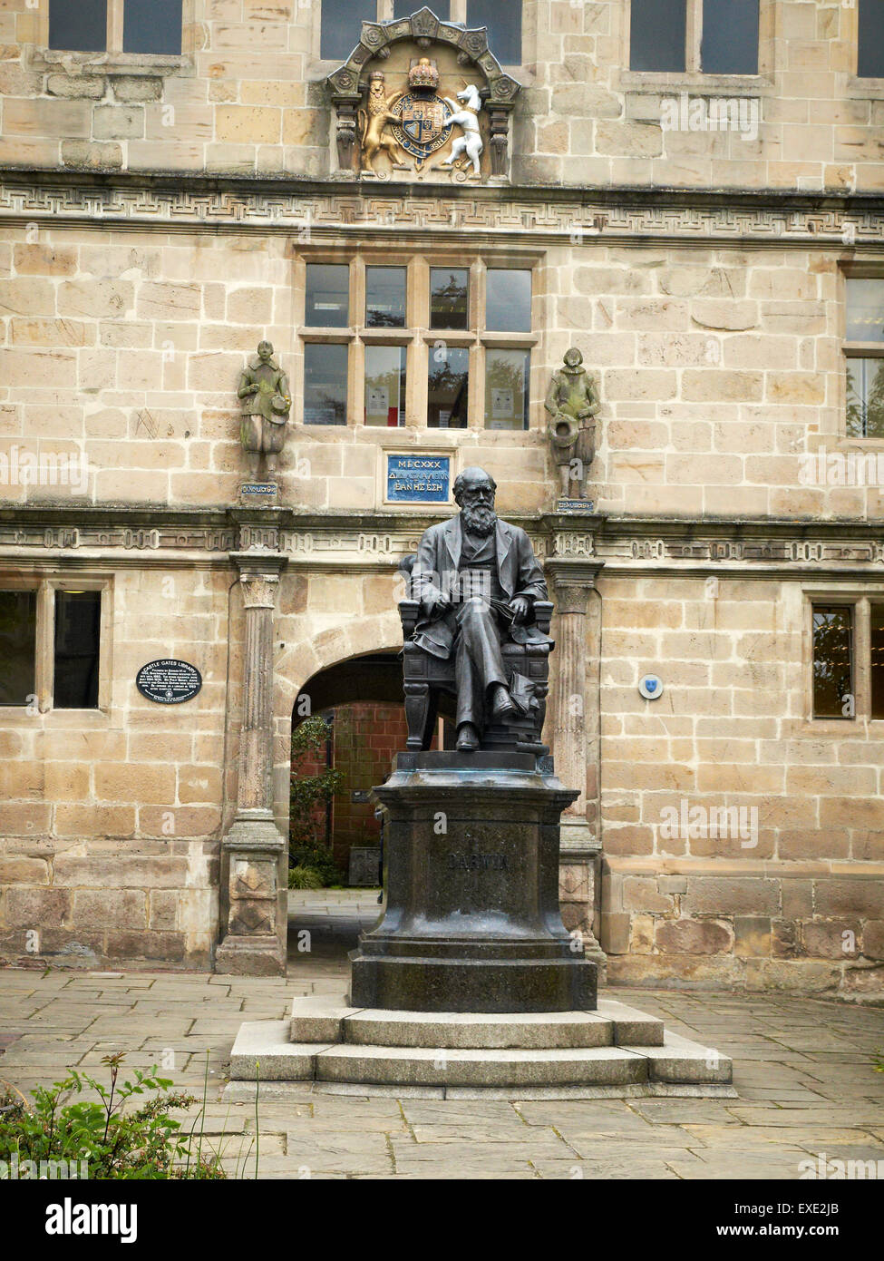 Charles Darwin Monument Stock Photos & Charles Darwin Monument Stock ...