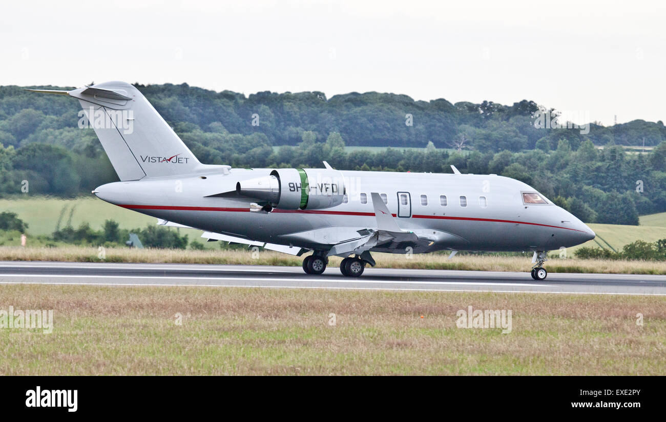 Vistajet Bombardier Challenger 605 9H-VFD arriving at London-Luton ...