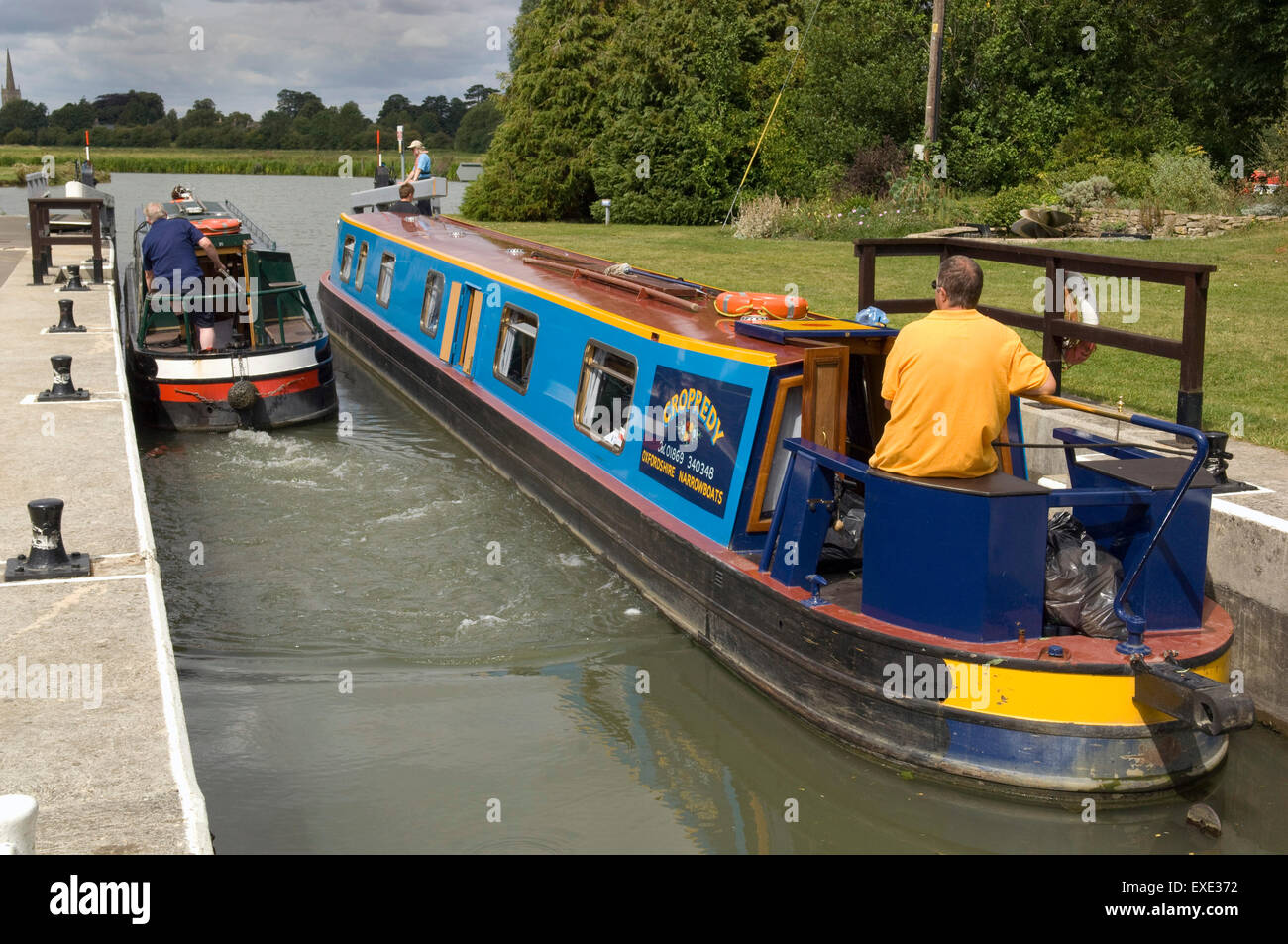 River thames locks hi-res stock photography and images - Alamy