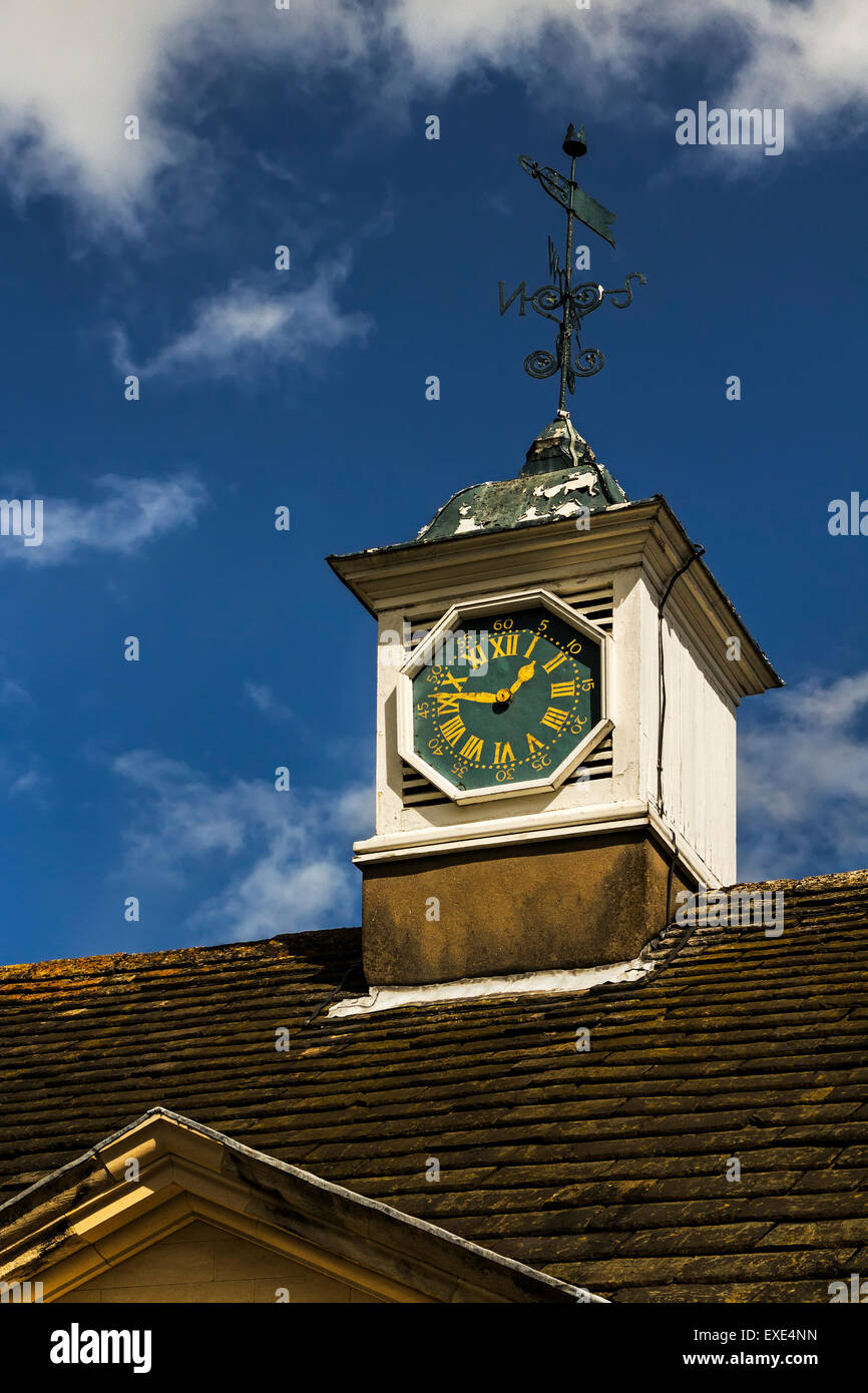 Doncaster clock hi-res stock photography and images - Alamy