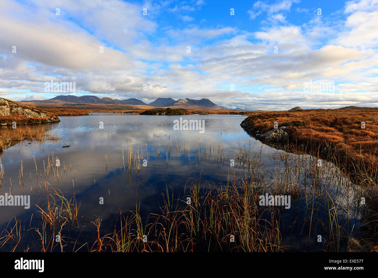 The twelve bens of connemara hi-res stock photography and images - Alamy