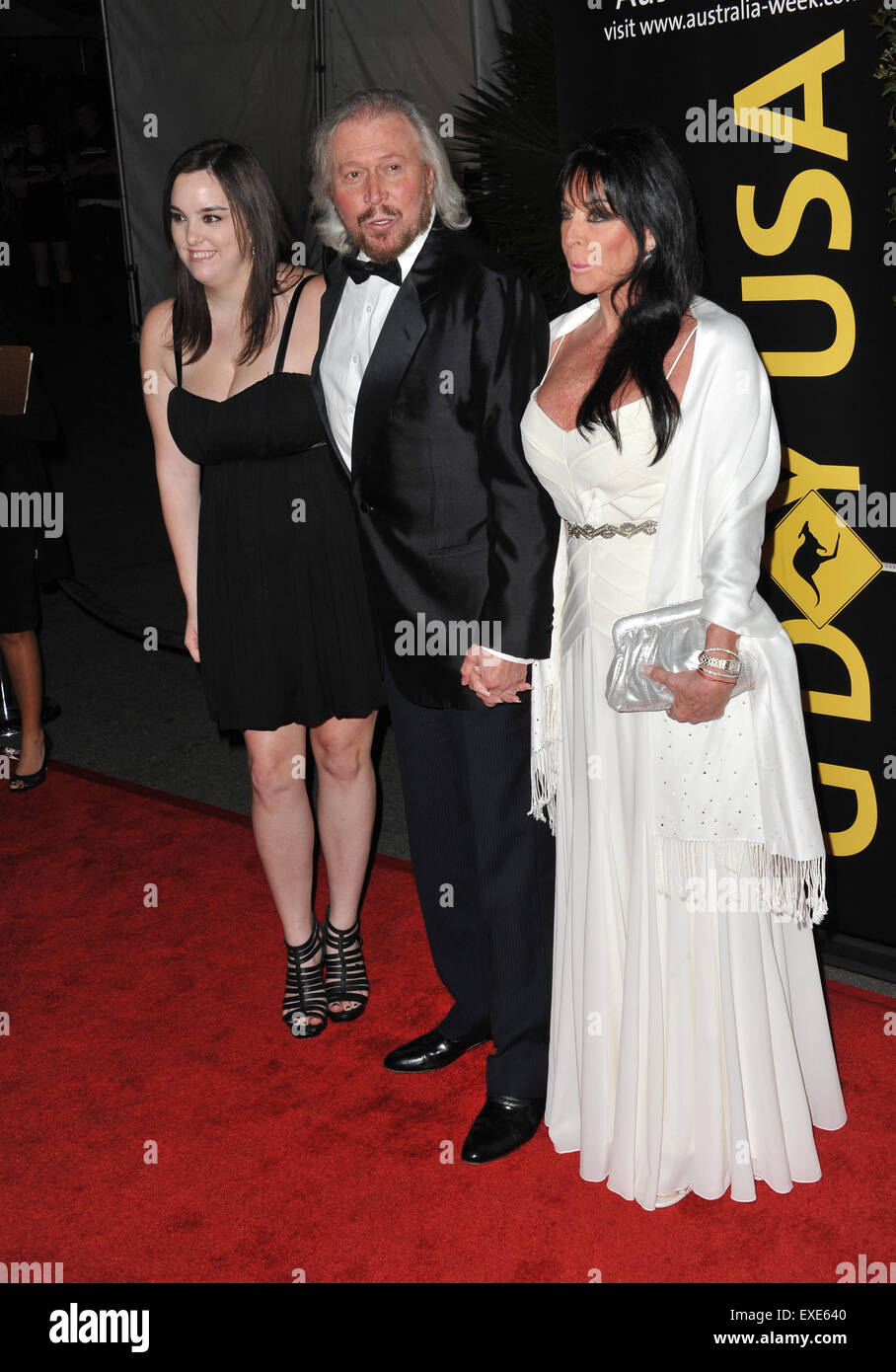 Barry gibb and wife hi-res stock photography and images - Alamy