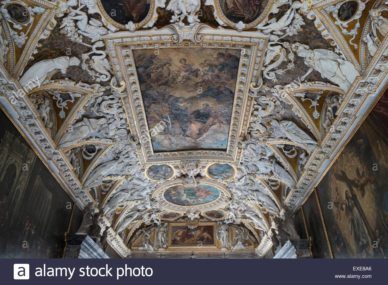 Murals Ceiling High Resolution Stock Photography and Images - Alamy