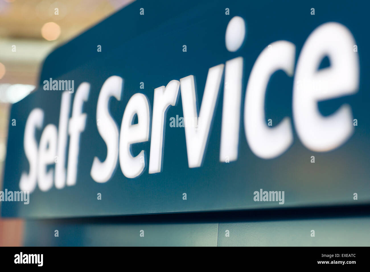 close up of self service sign at airport Stock Photo - Alamy