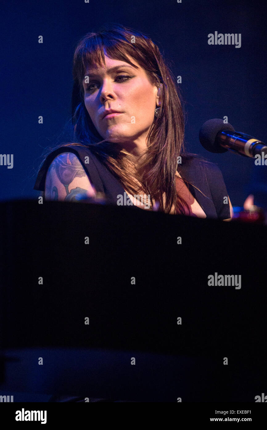American Singer/Songwriter Beth Hart plays the Corn Exchange, Cambridge ...