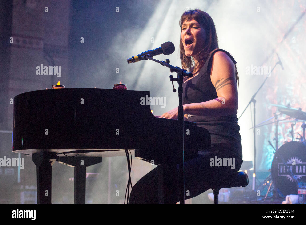 American Singer/Songwriter Beth Hart plays the Corn Exchange, Cambridge ...