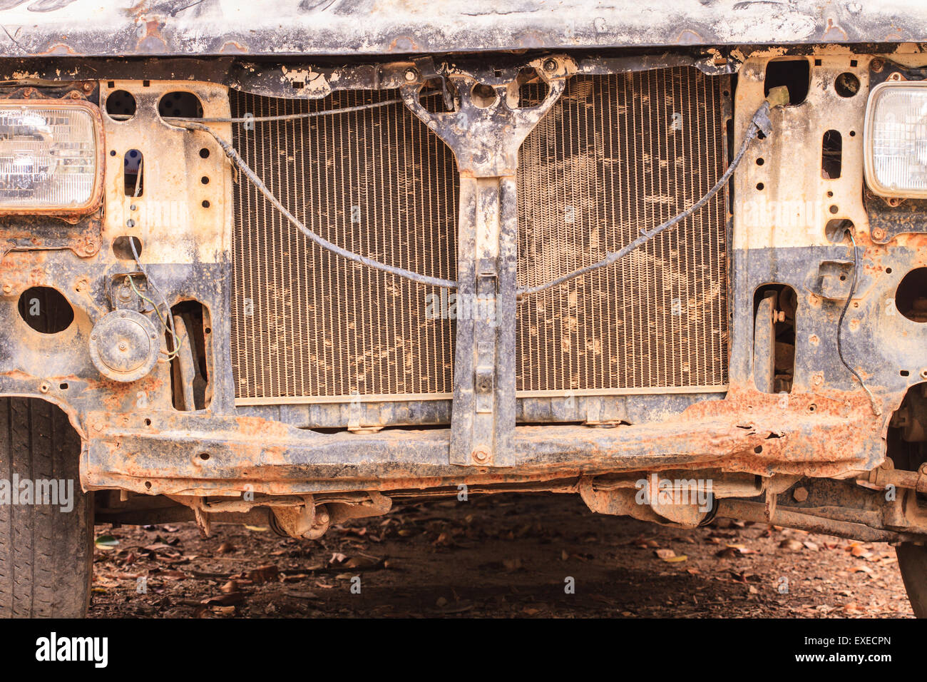 Car wreck damaged hi-res stock photography and images - Alamy