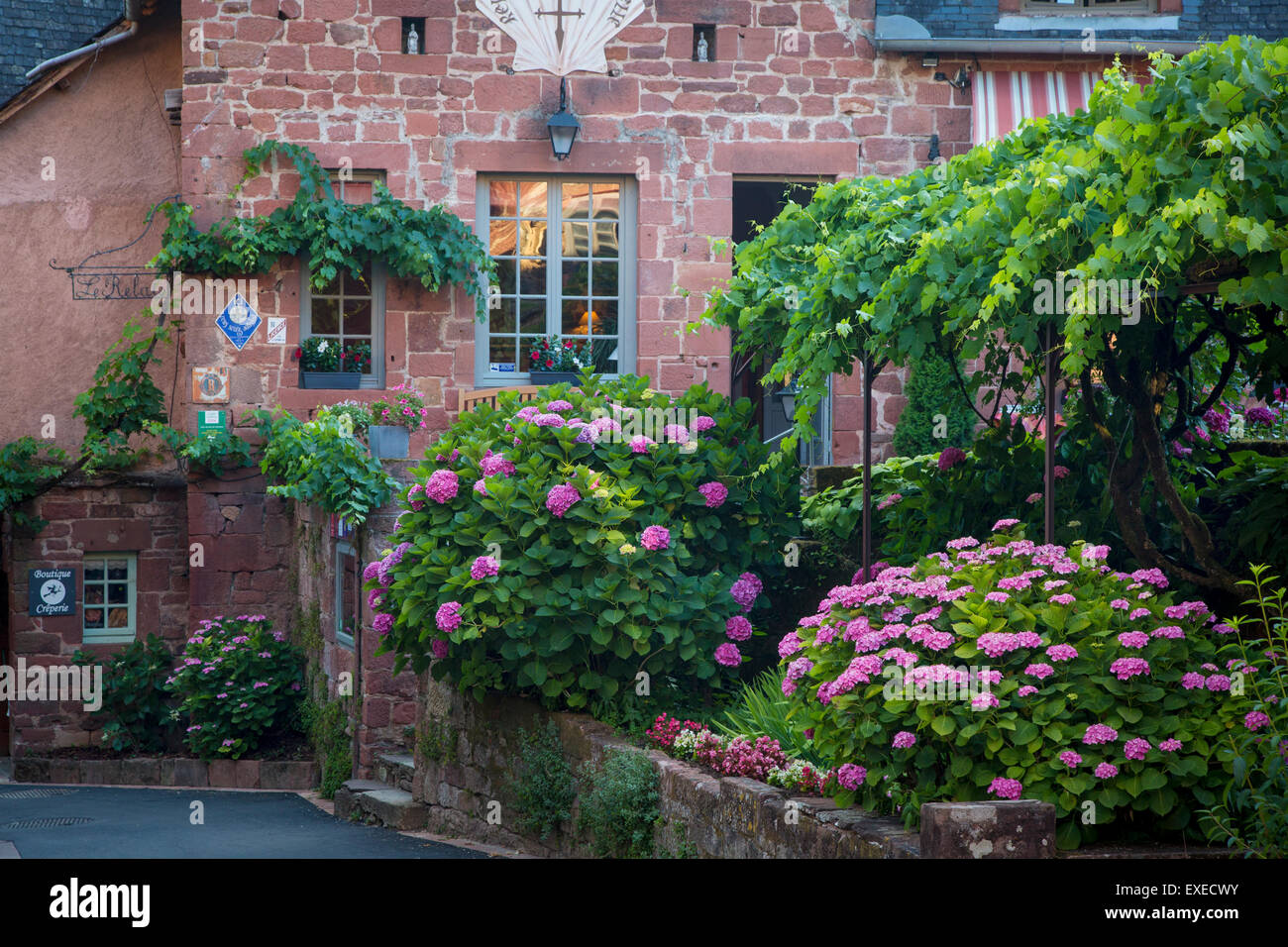 Medieval french house hi-res stock photography and images - Alamy