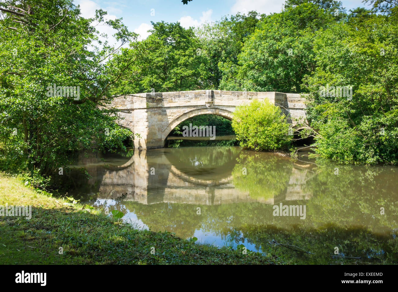 Three arch bridge hi-res stock photography and images - Alamy