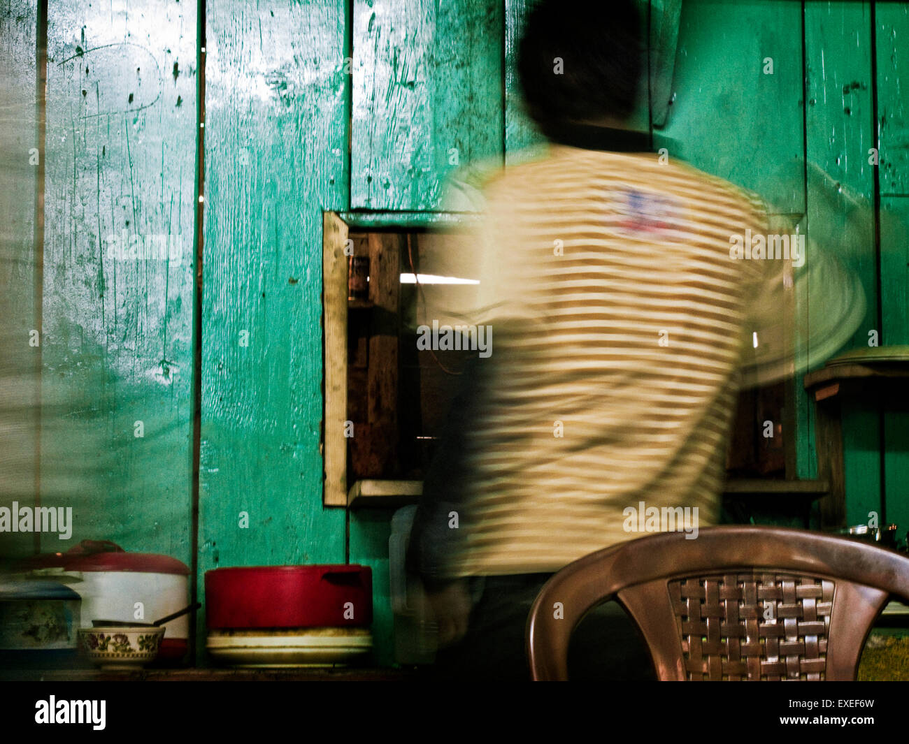 Indian man cooking Stock Photo - Alamy