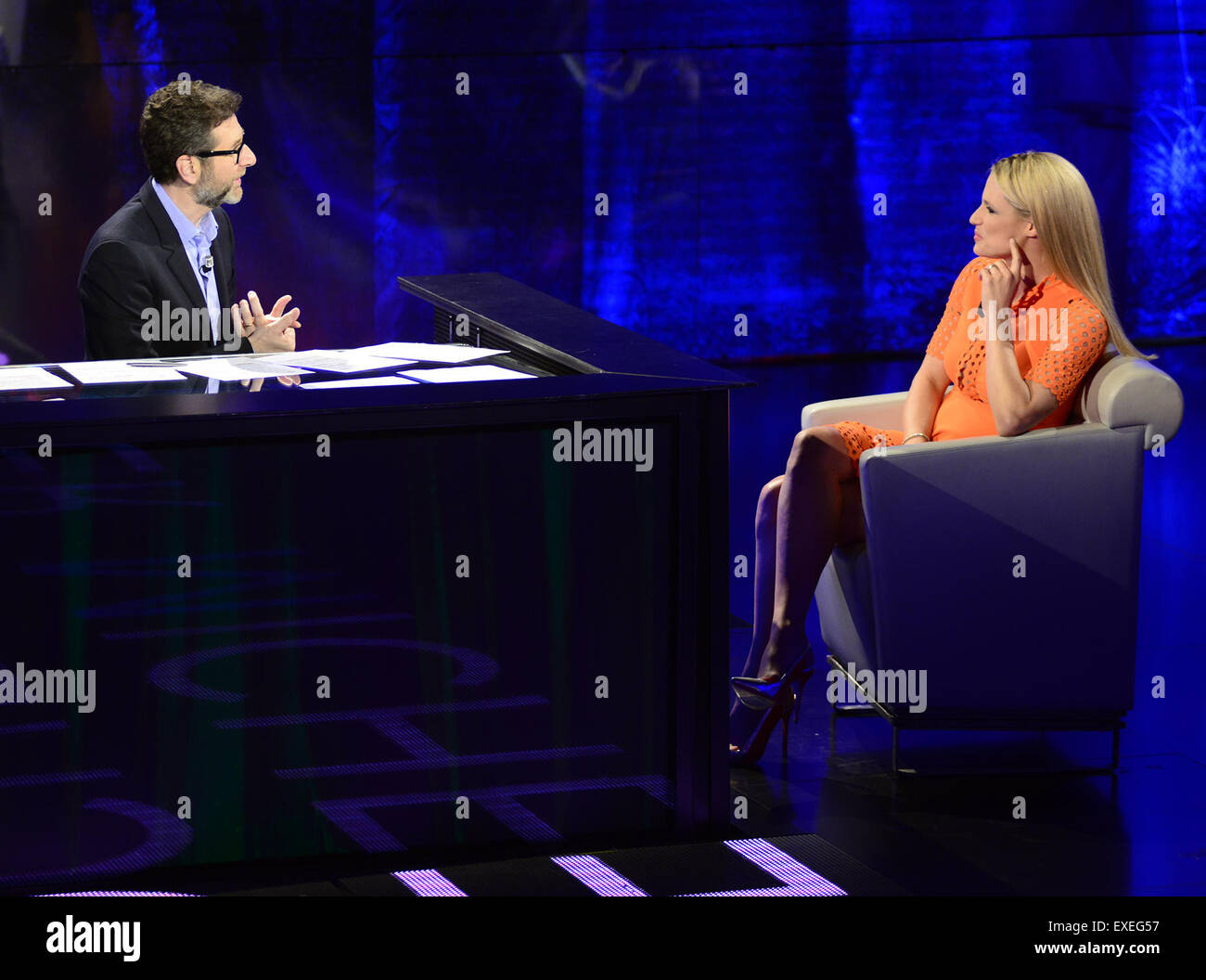 Michelle Hunziker appears on Italian talk show 'Che tempo che fa ...