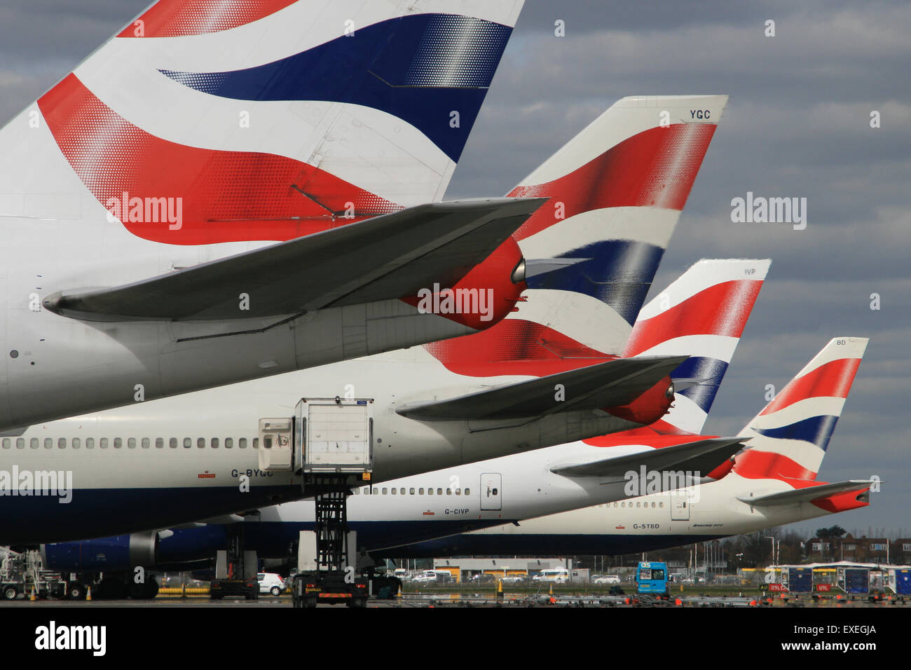 British airways aircraft terminal heathrow hi-res stock photography and ...