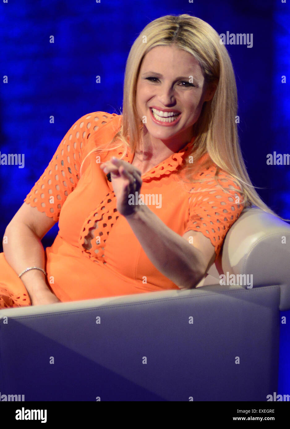 Michelle Hunziker appears on Italian talk show 'Che tempo che fa ...