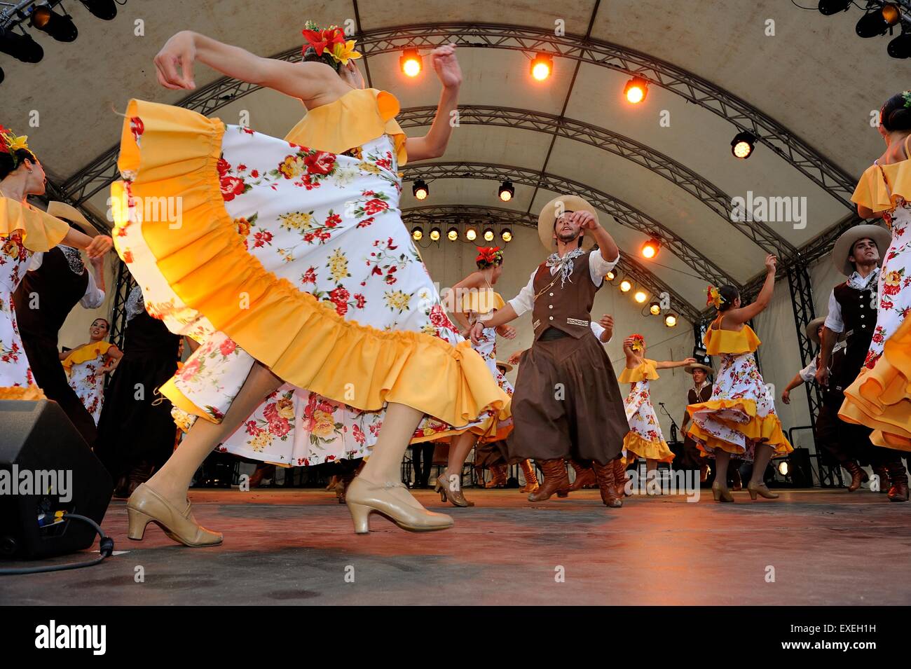 Tango criollo hi-res stock photography and images - Alamy