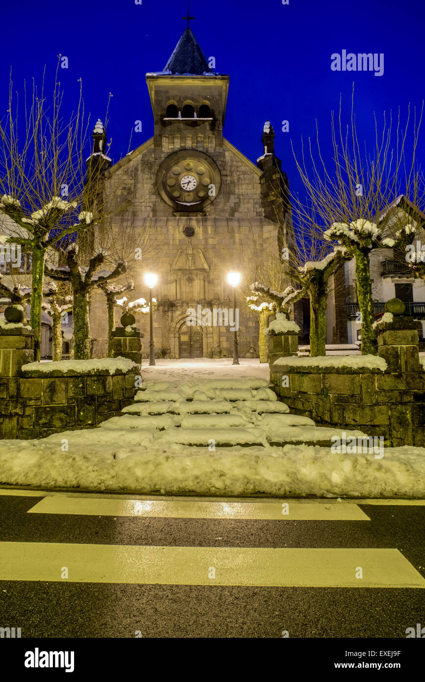 Iluminated village hi-res stock photography and images - Alamy