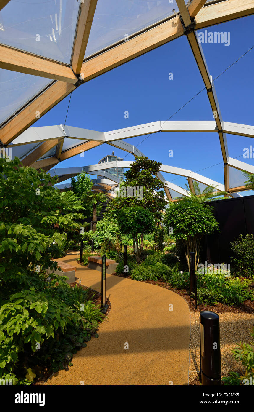 Crossrail place roof garden london hi-res stock photography and images ...