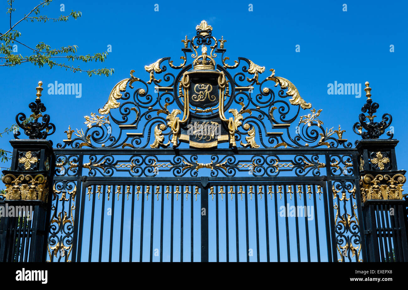 The historic Jubilee Gates at Regent’s Park in London. The gates were ...