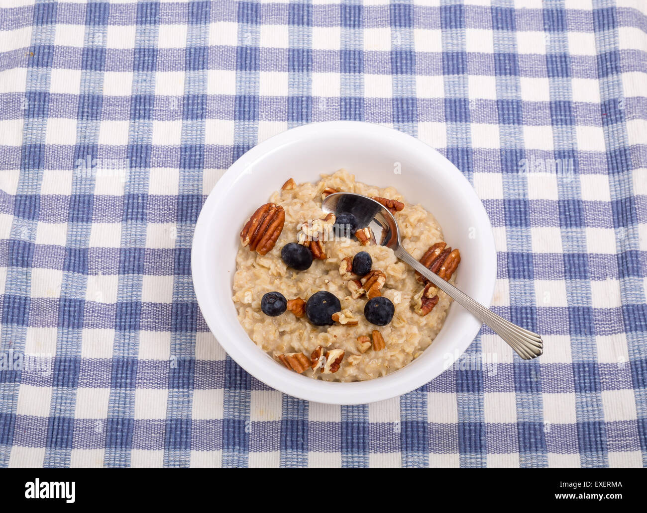 Blue placemat hi-res stock photography and images - Alamy