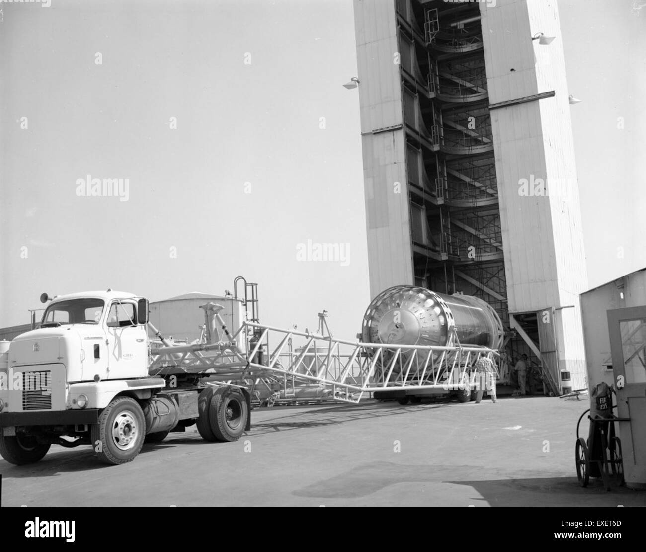 Hydrostatic tank Black and White Stock Photos & Images - Alamy