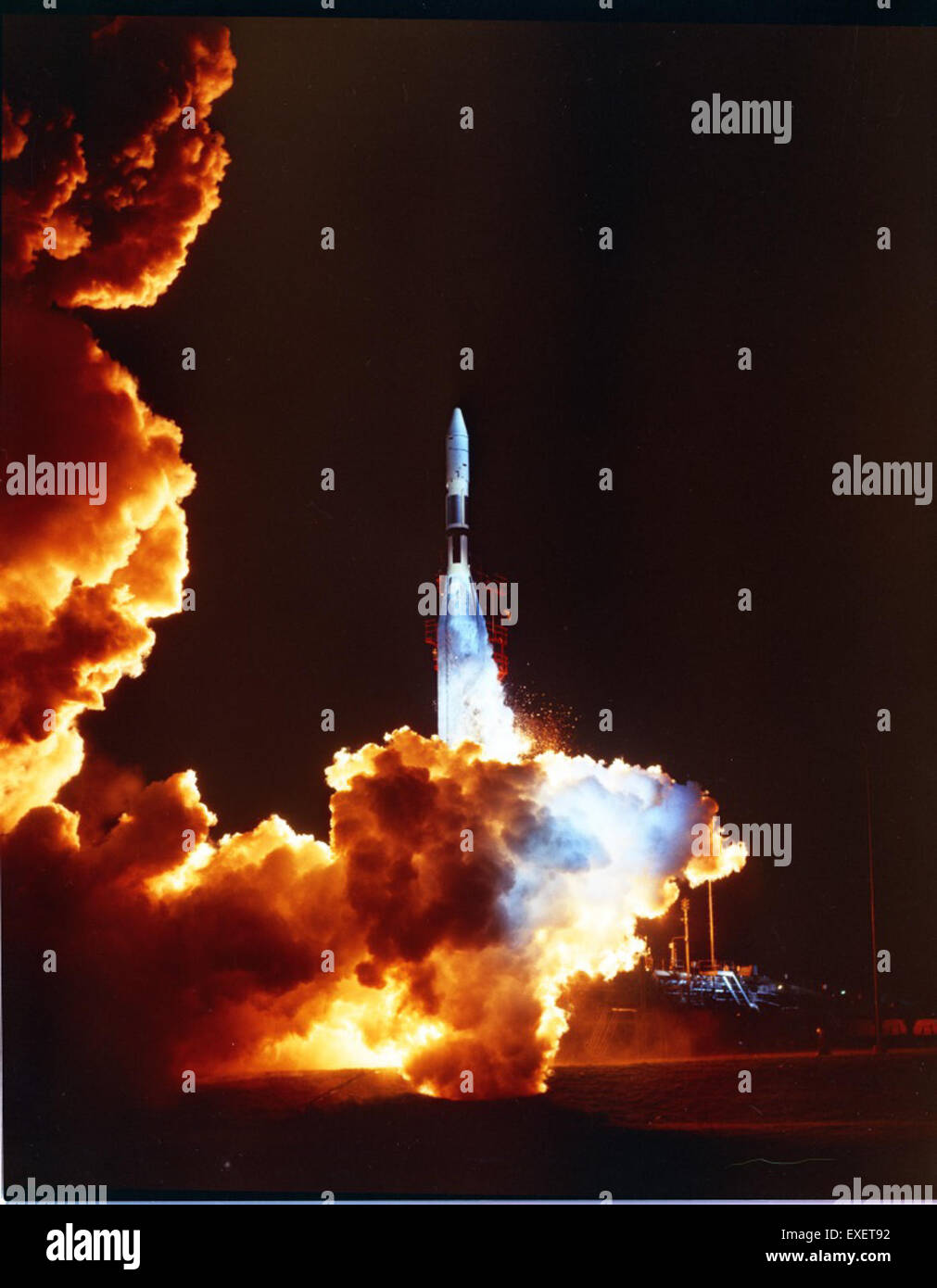 Atlas agena launch hi-res stock photography and images - Alamy