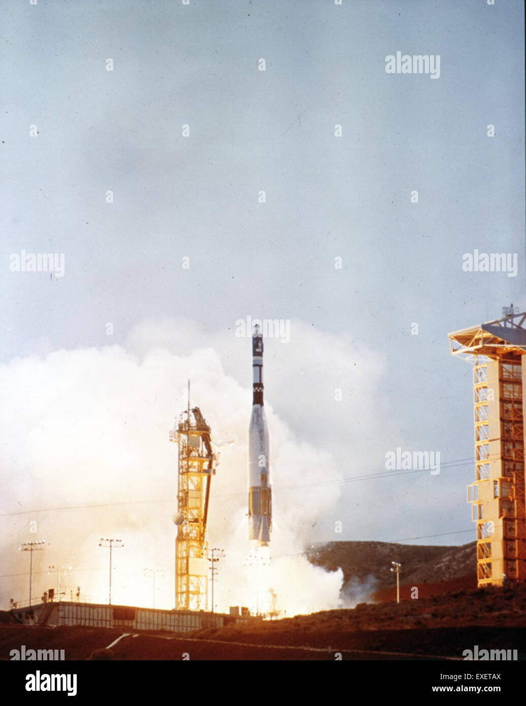 Atlas agena launch hi-res stock photography and images - Alamy