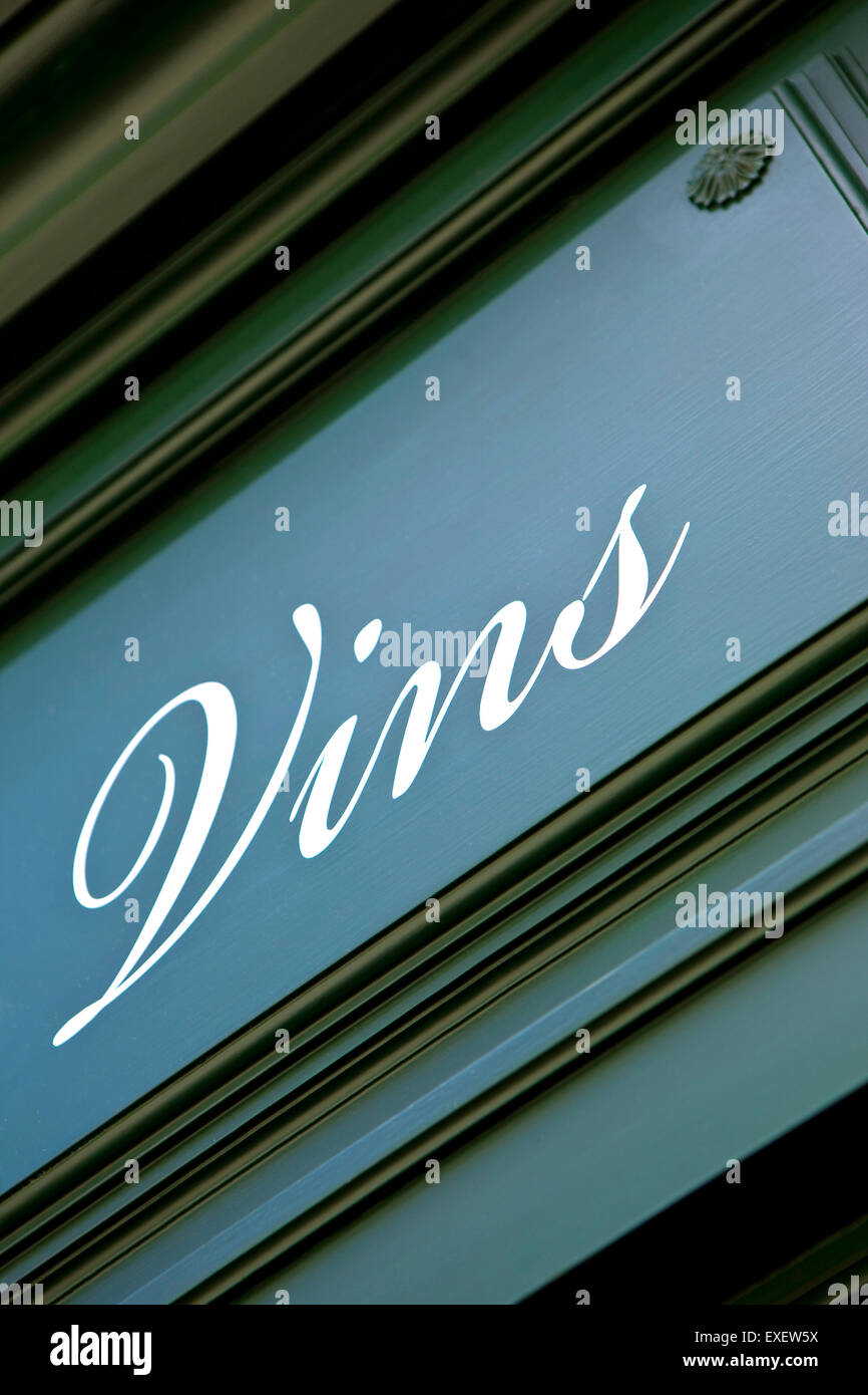 Wine shop signage hi-res stock photography and images - Alamy