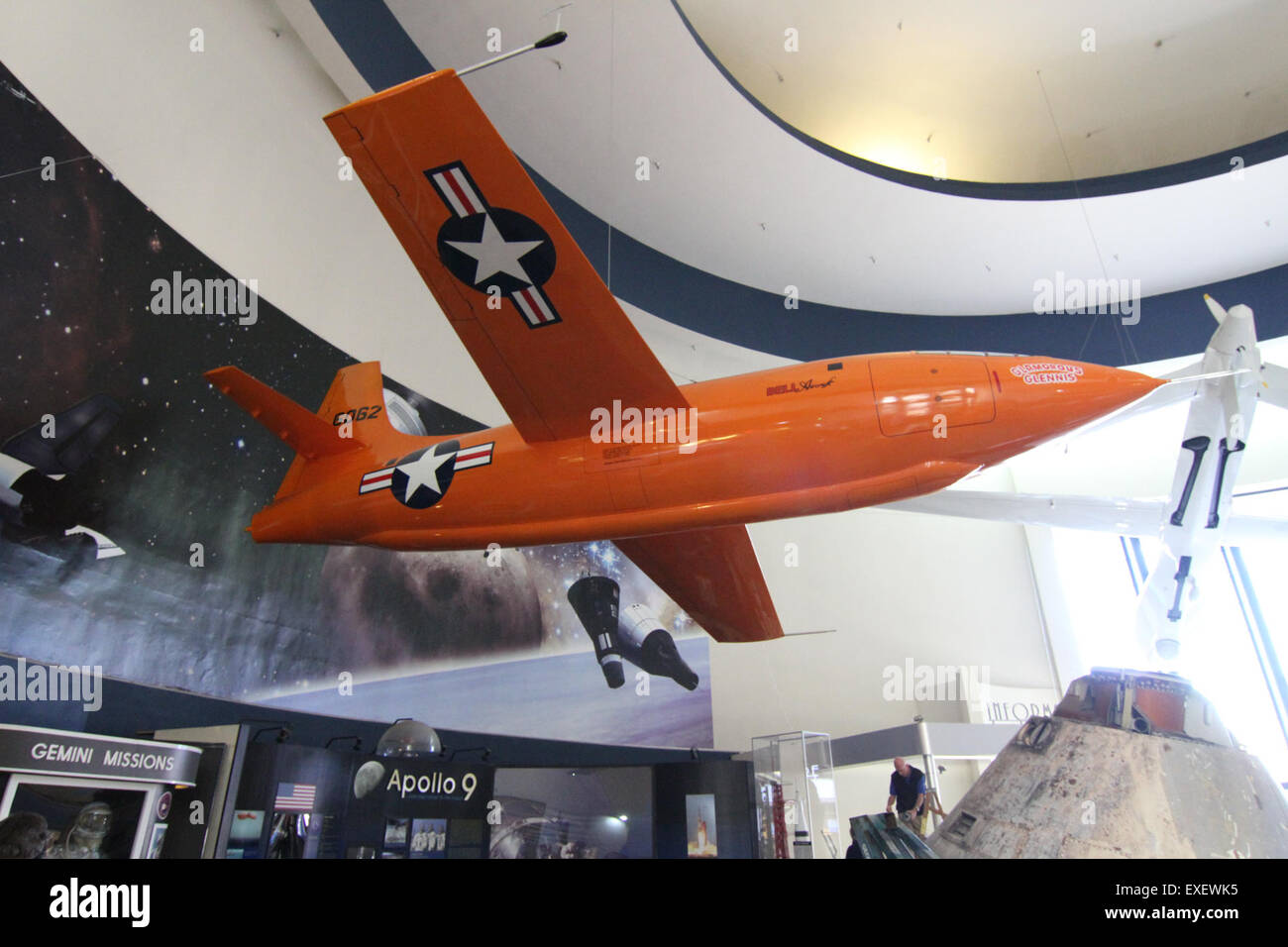 Bell x 1 hi-res stock photography and images - Alamy