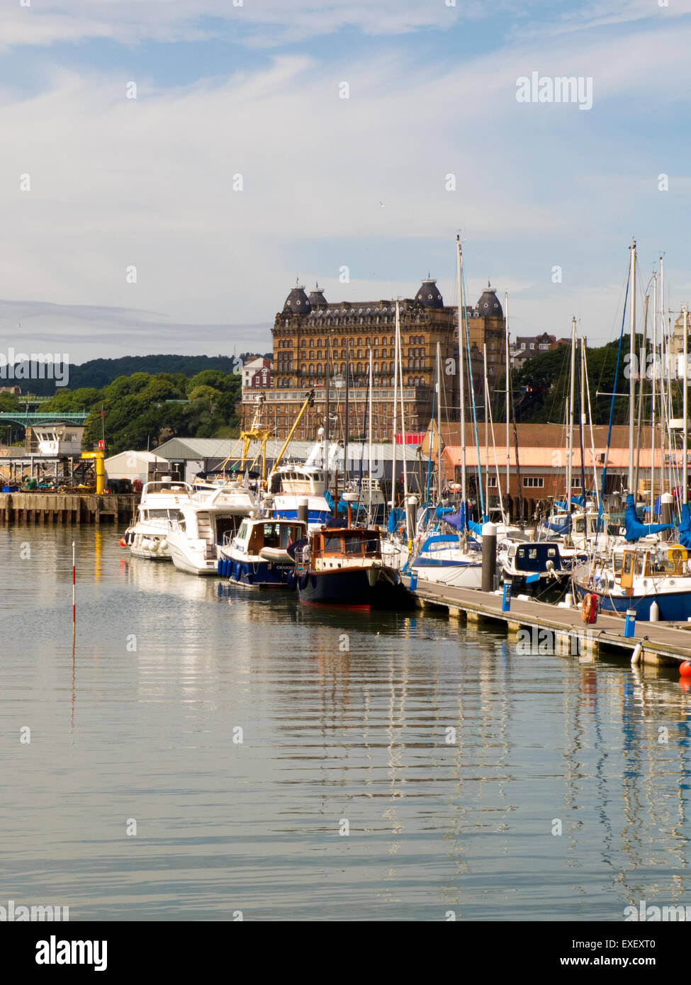 Harbour yorkshire hi-res stock photography and images - Alamy