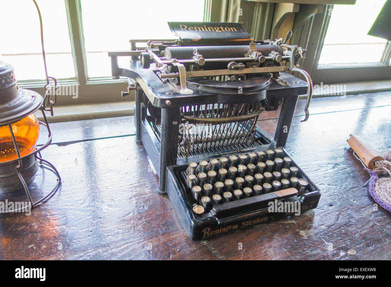 1900 old remington typewriter typewriter vintage Stock Photo - Alamy