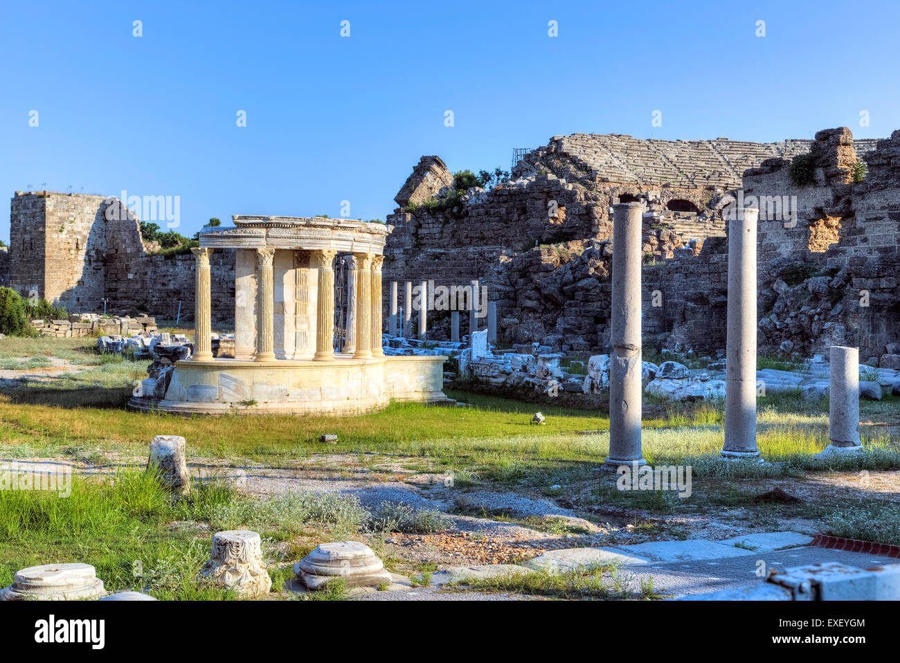 Side turkey ruins roman hi-res stock photography and images - Alamy
