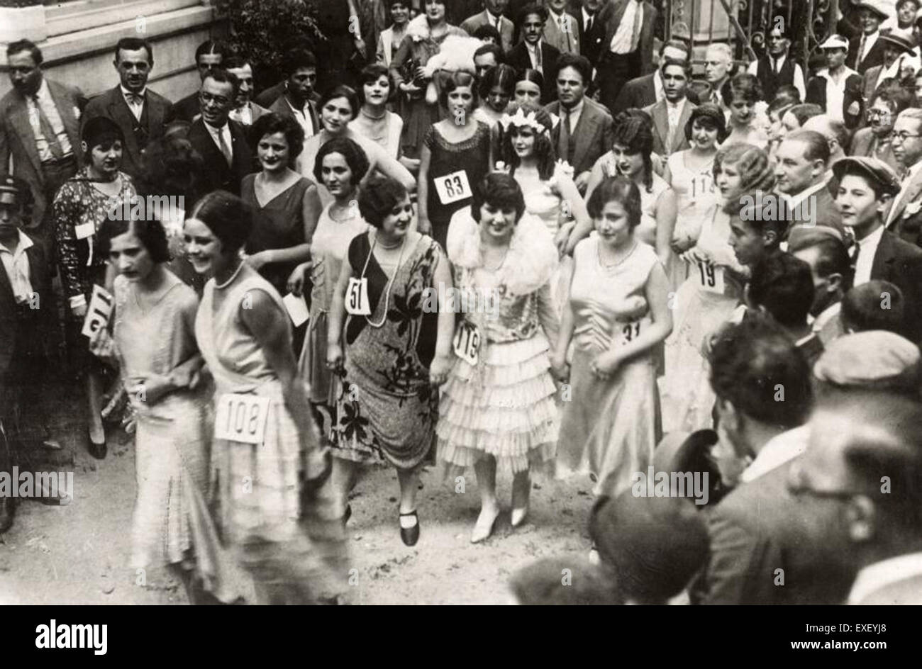Beauty pageant contestants hi-res stock photography and images - Alamy