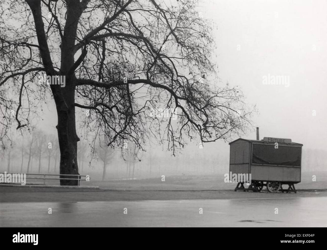 Patatkraam in de mist Mobile chip shop in the Stock Photo - Alamy